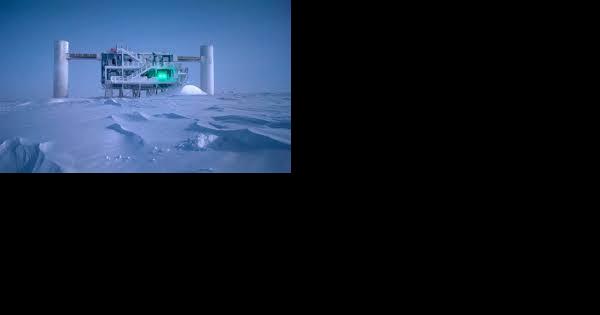 Construction of IceCube is Complete | Center for Cosmology and ...